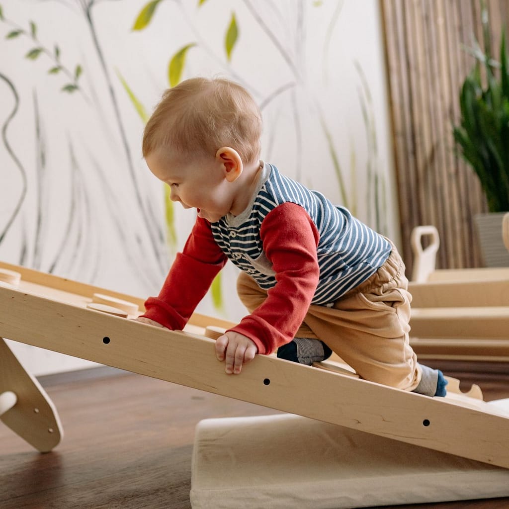 Bright Beginnings: Baby Sensory Development Guide Development ...